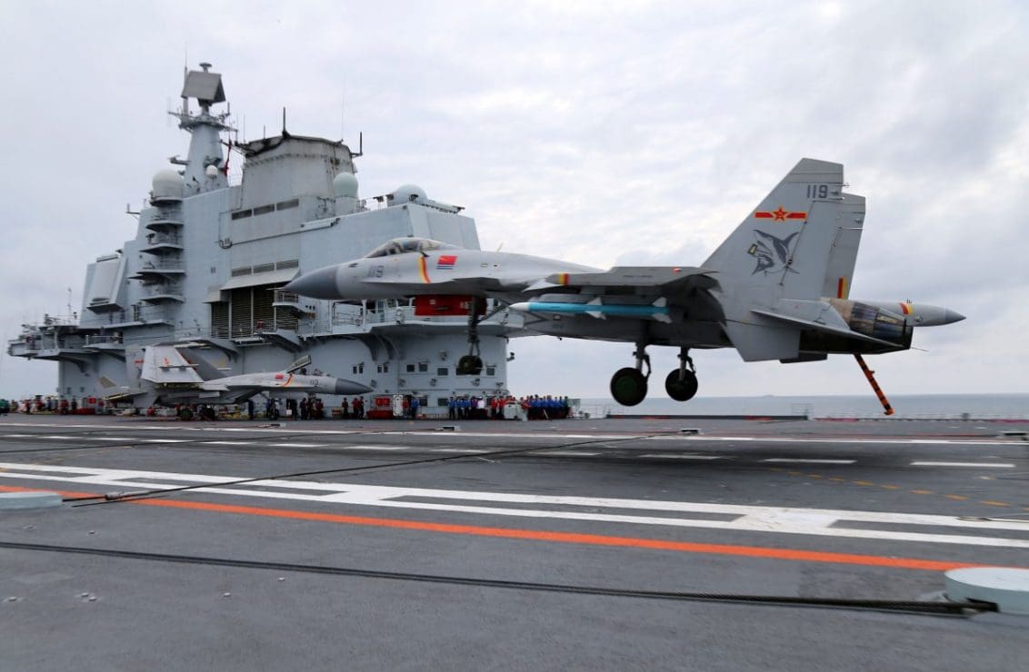 Galería de imágenes: El portaaviones Liaoning de maniobras.