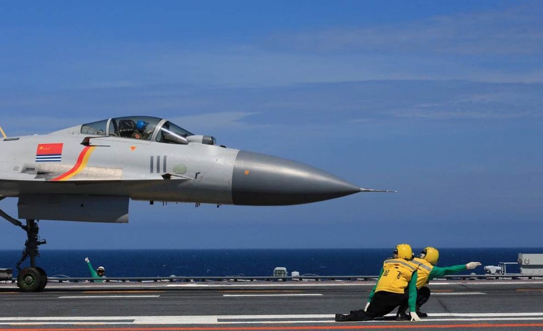 Galería de imágenes: El portaaviones Liaoning de maniobras.