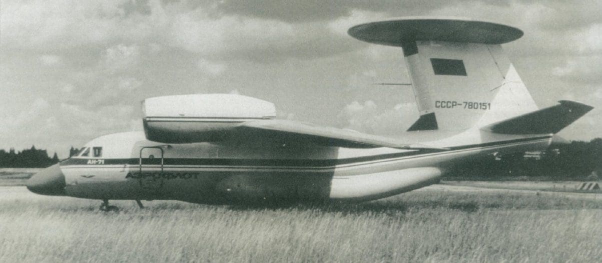 Los proyectos de AWACS embarcados soviéticos - el Antonov An-71/An-75 ...