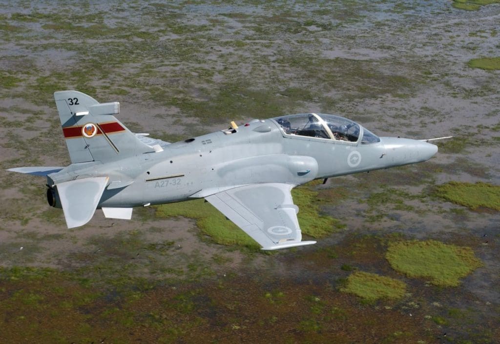 Qatar firma contrato por entrenadores Hawk