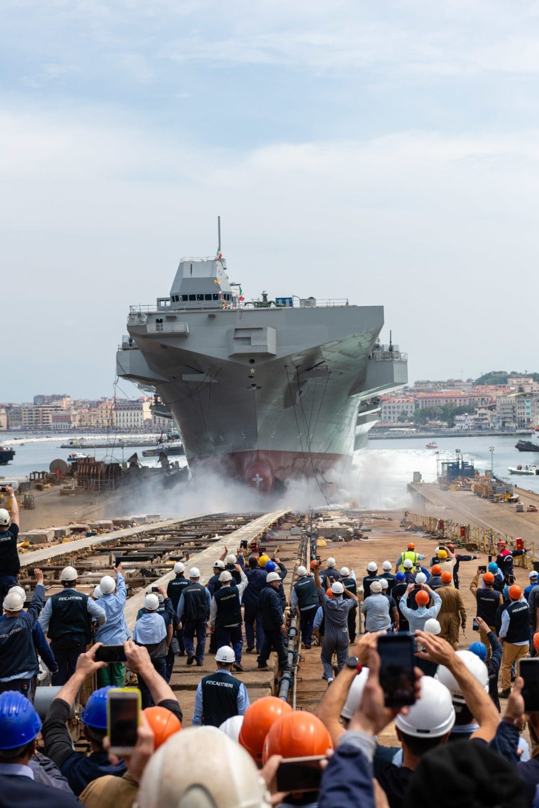 Italia bota su nuevo LHD "Trieste"