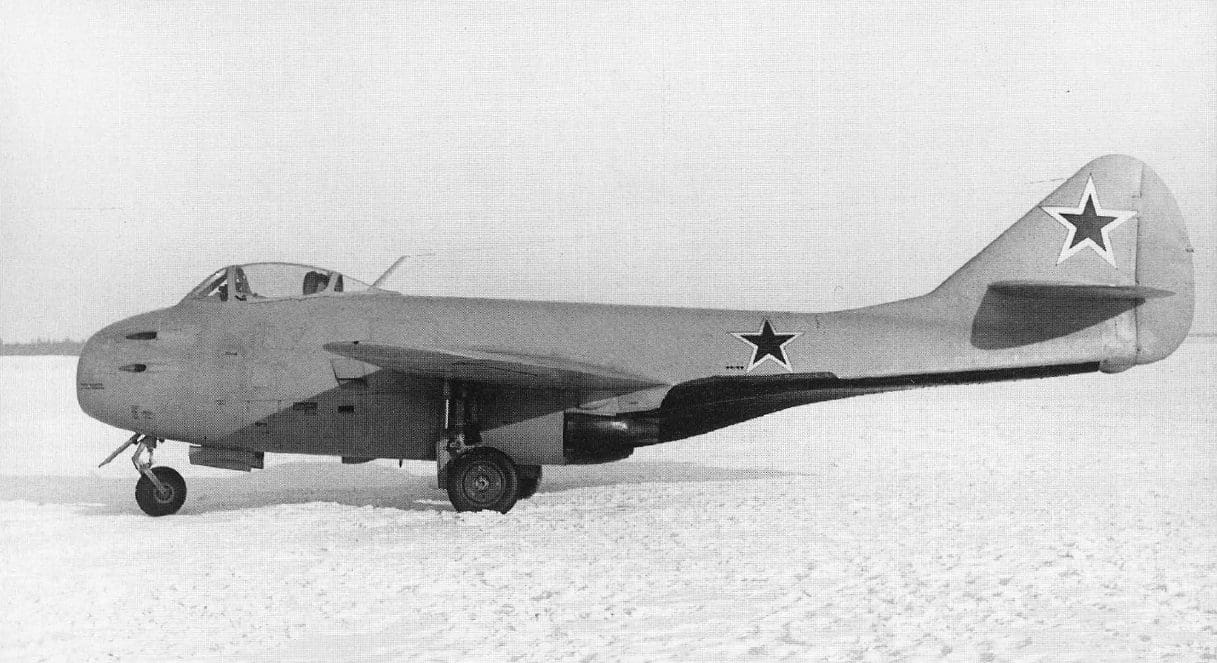 Cazas Olvidados - MIG-9 “Fargo”, el primer caza jet soviético