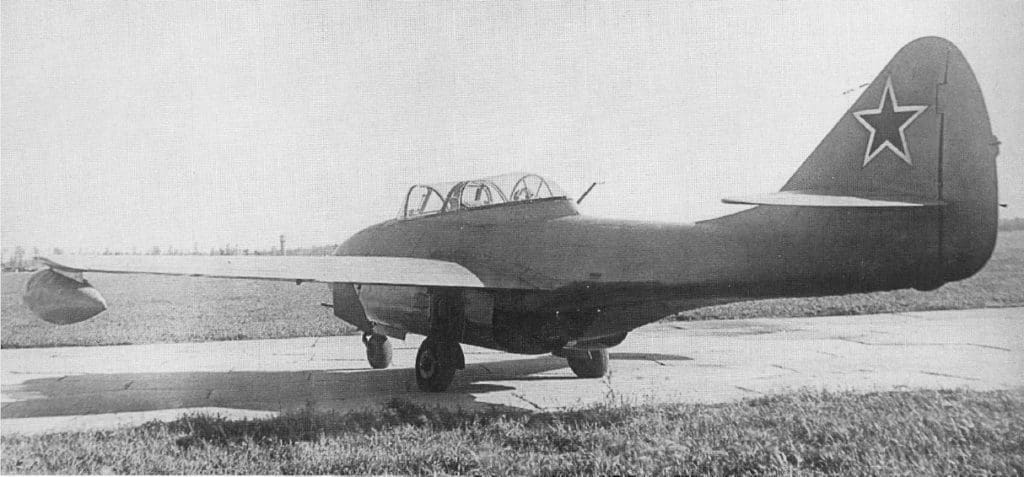 Cazas Olvidados - MIG-9 “Fargo”, el primer caza jet soviético