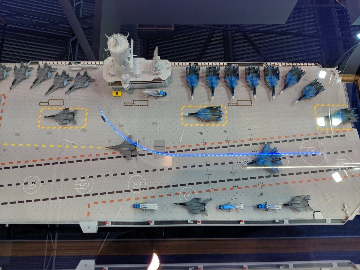 El nuevo portaaviones Proyecto 11430E de Rusia tiene un diseño de isla ...