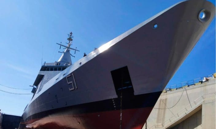 El futuro OPV “Bouchard” sale del dique de carena en la Base de la ...