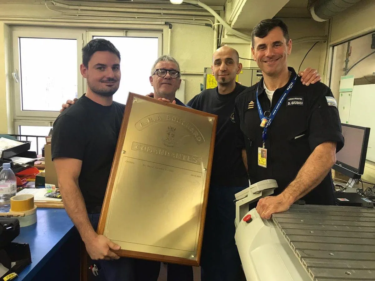 El ARA "Bouchard" continua con su alistamiento en Toulon, Francia