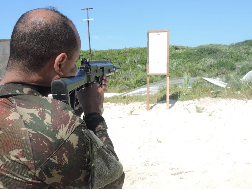 Ejército Brasileño evalúa el fusil de asalto Imbel IA2 7,62mm