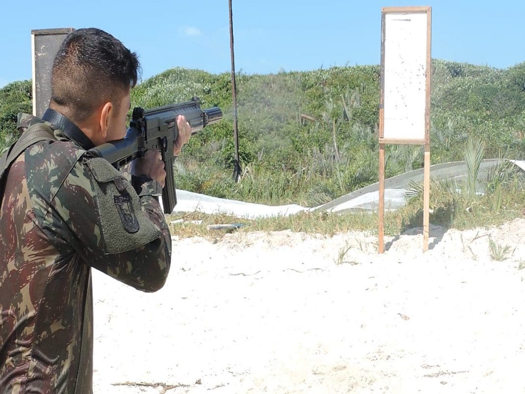 Ejército Brasileño evalúa el fusil de asalto Imbel IA2 7,62mm