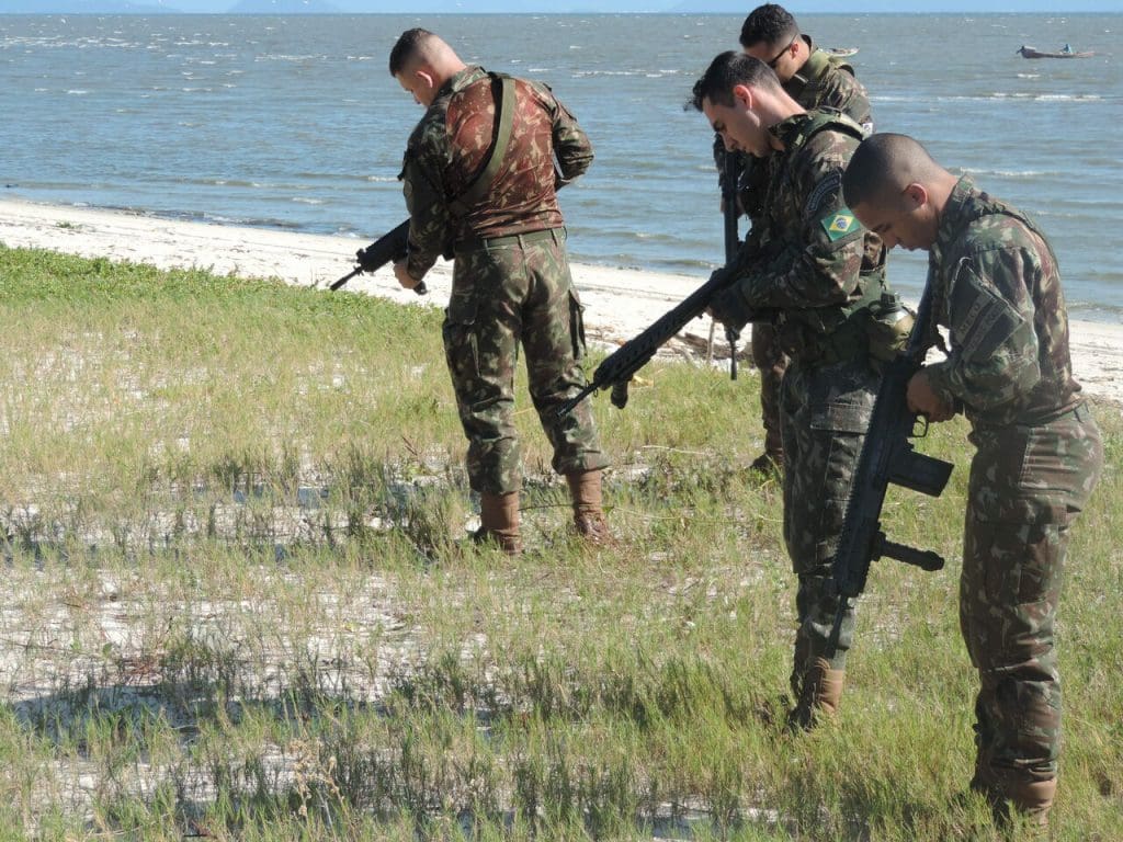 Ejército Brasileño evalúa el fusil de asalto Imbel IA2 7,62mm