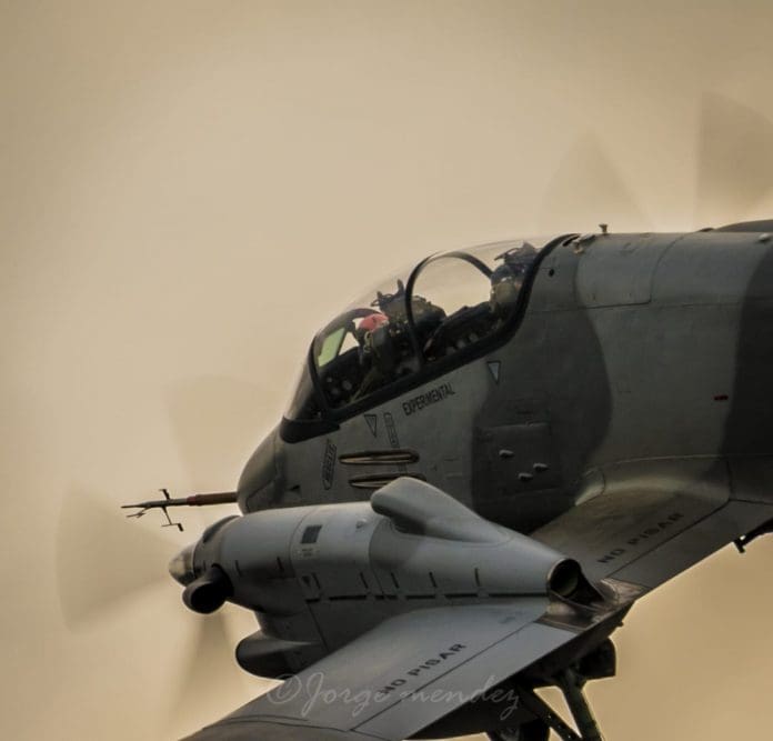 El IA-58 Fénix reinició su actividad aérea