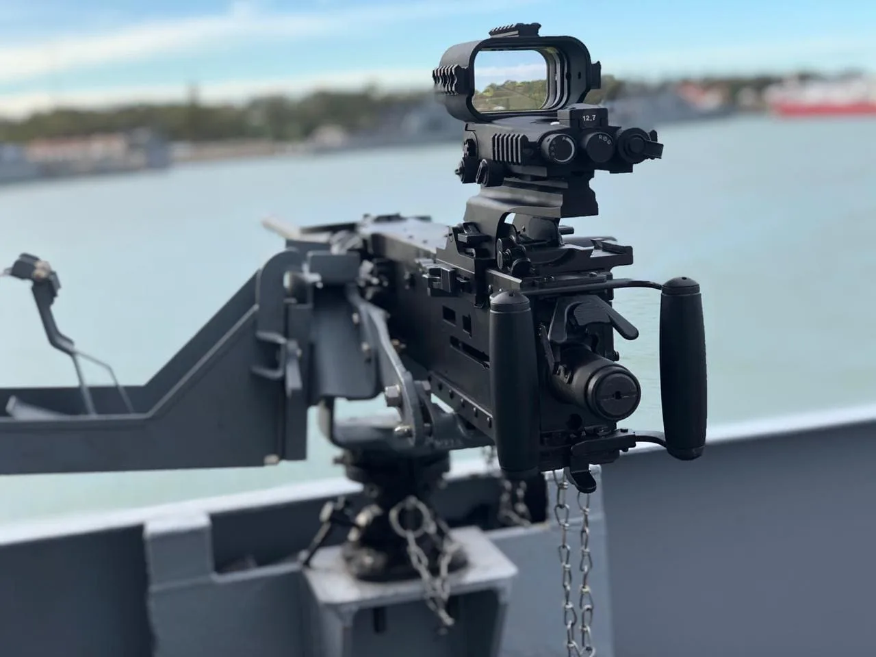 El ARA Bouchard evaluará la mira IntelliOptix MGS 1X