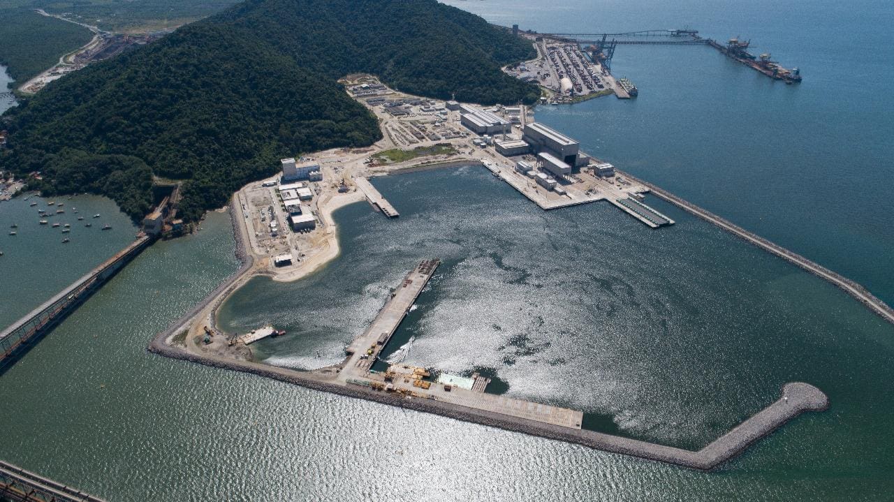 Armada de Brasil inaugura Base de Submarinos Ilha da Madeira