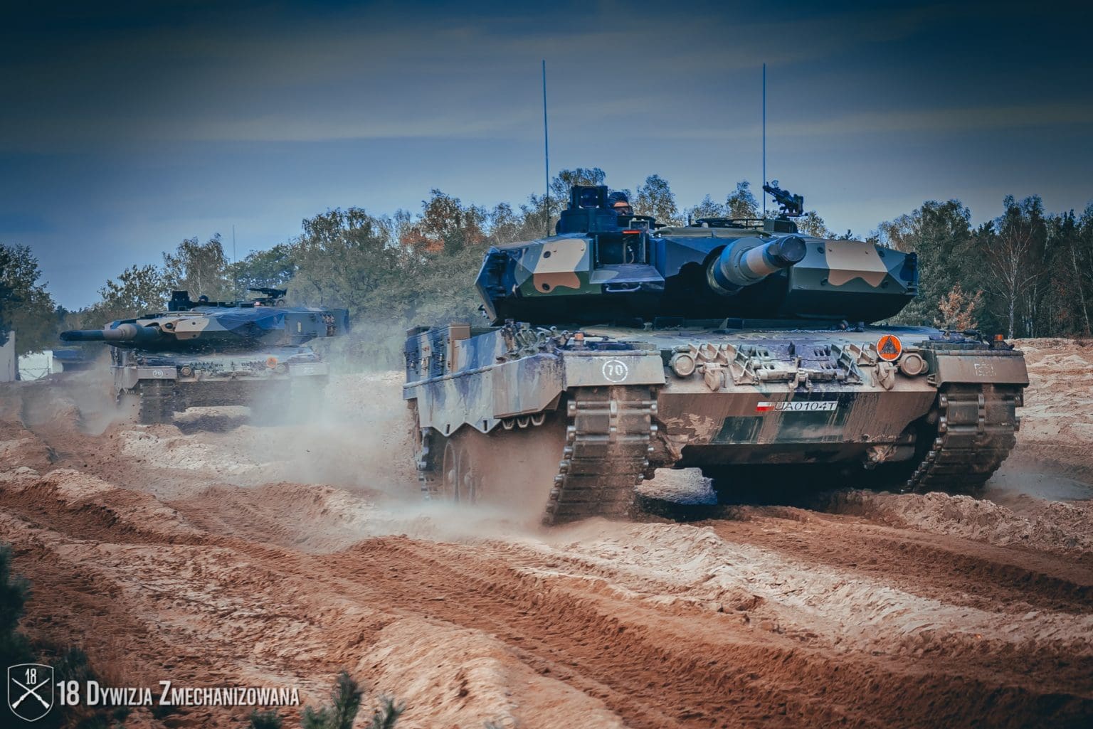 Galería - Los Leopard 2PL en el terreno.