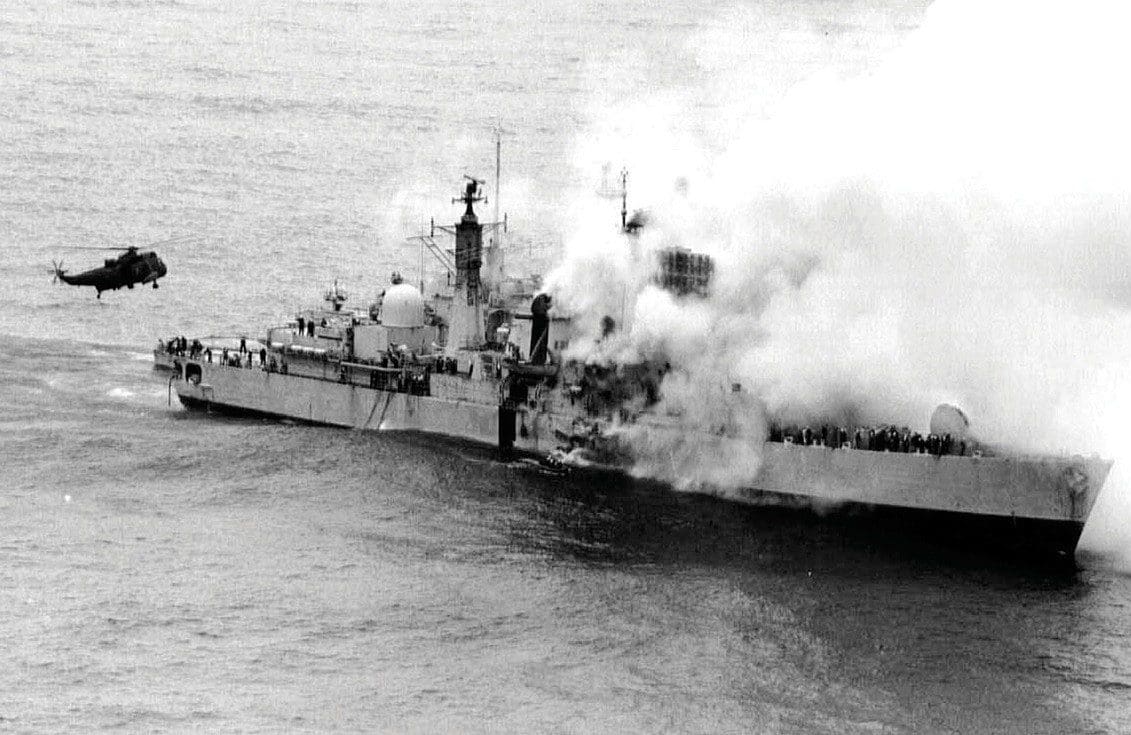 Galería - Ataque al destructor HMS Sheffield