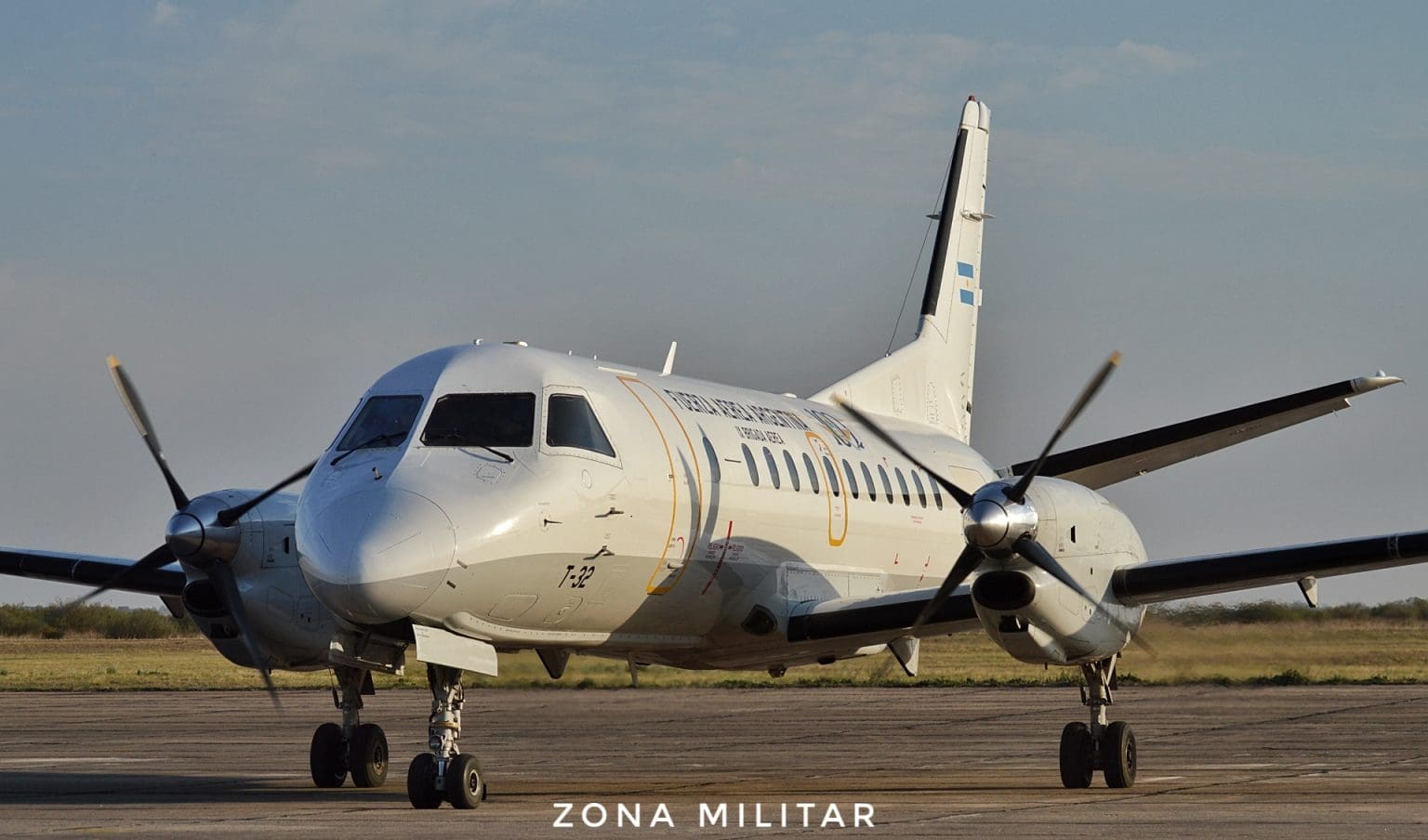 El nuevo Saab 340B de la Fuerza Aérea arribó a la I Brigada Aérea