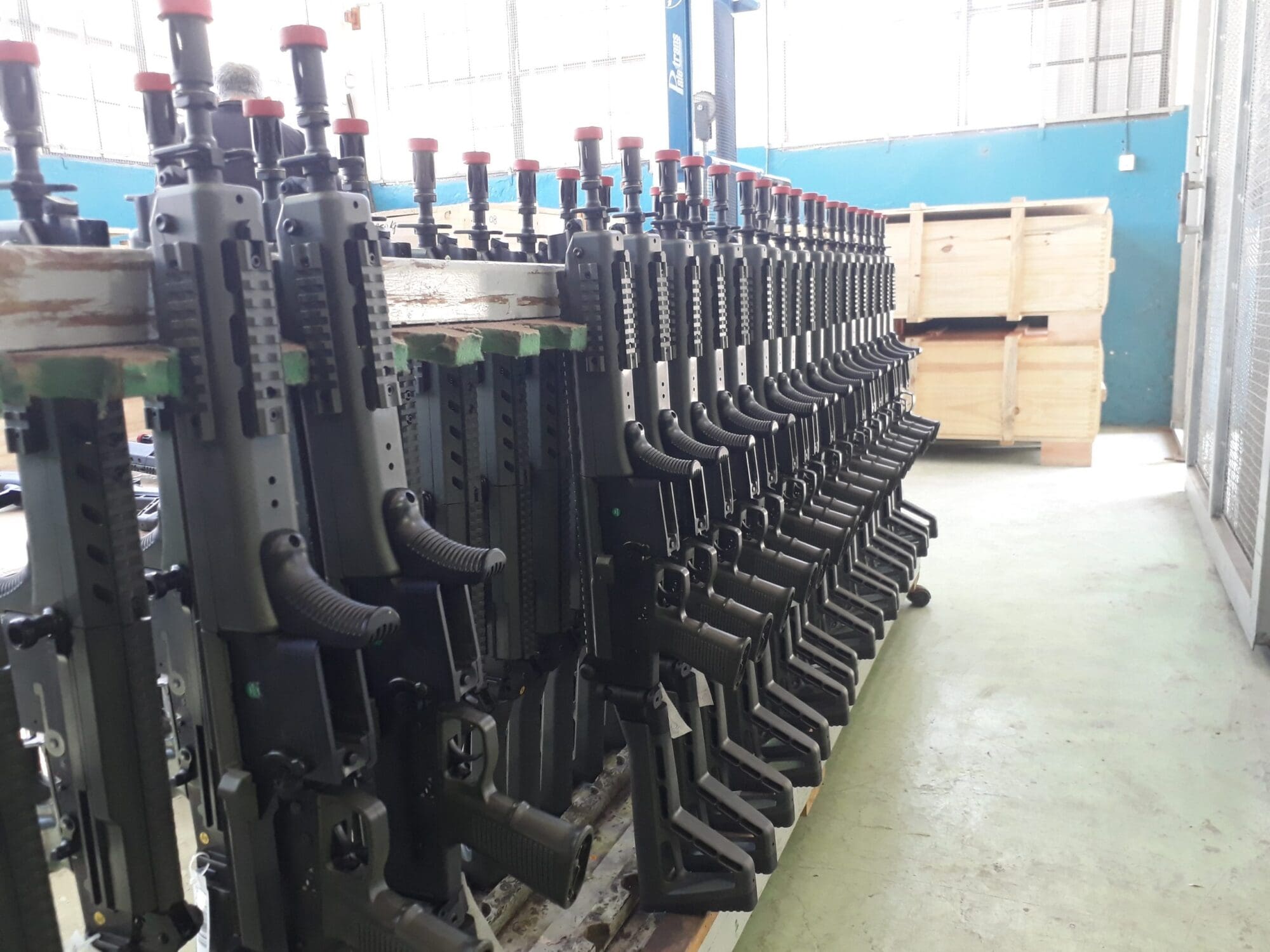 IMBEL entrega el último lote de fusiles de asalto IA2 al Ejército Brasileño