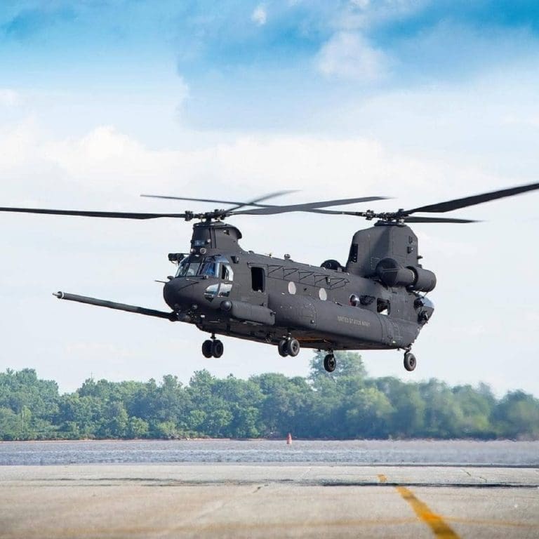 Boeing entregará seis nuevos Chinook MH-47G Block II al Ejército de ...