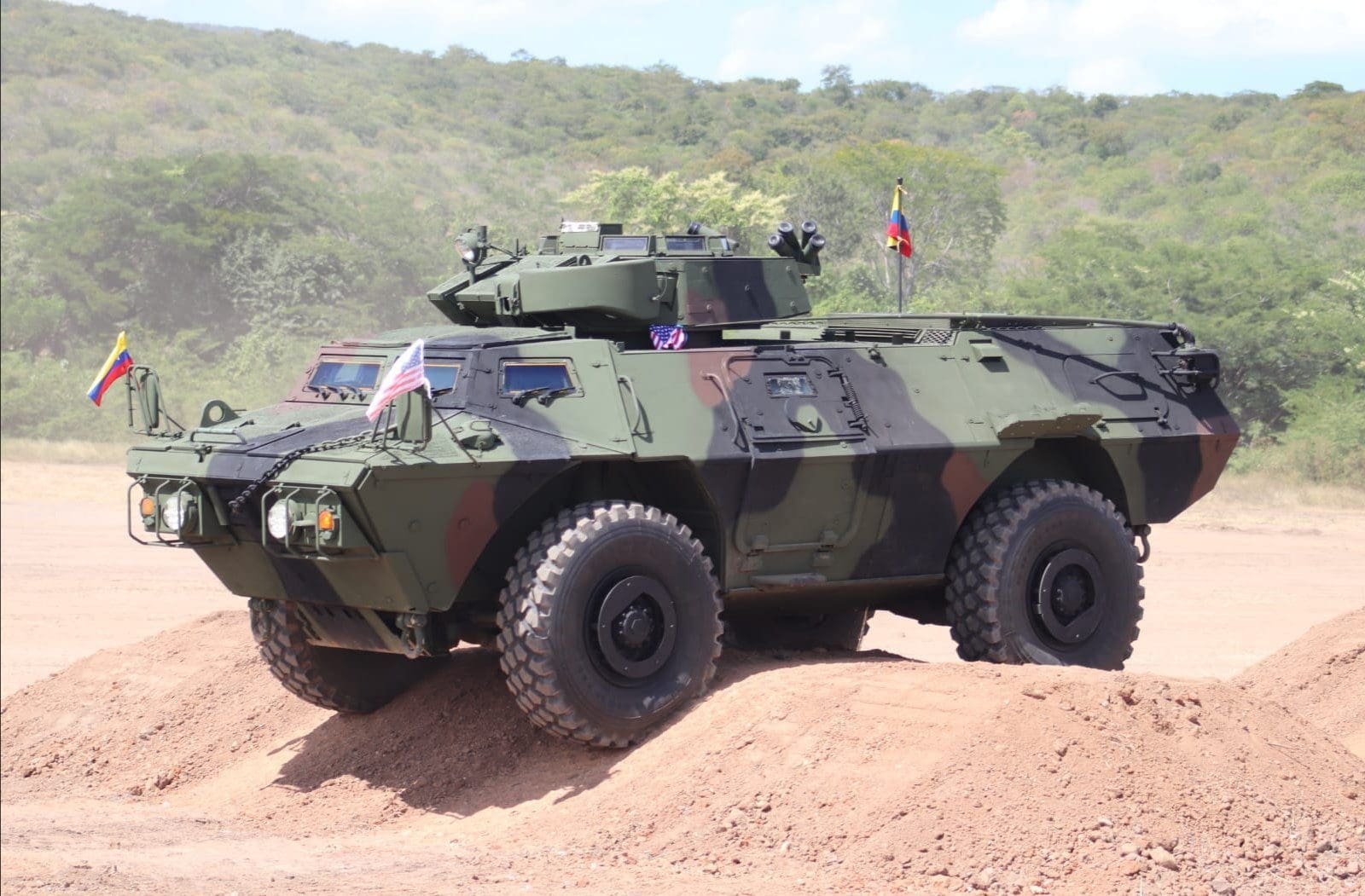 Colombia recibe un lote de 20 ASV M1117 Guardian donados por EEUU