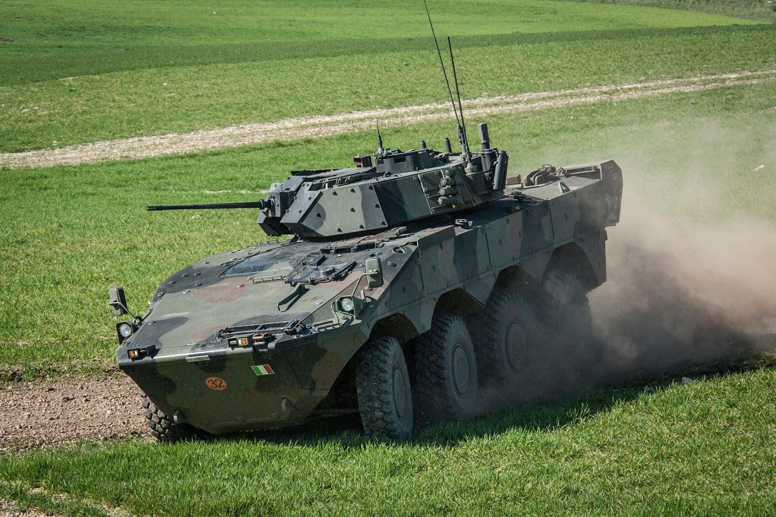 RAZONYFUERZA - IFV, APC y otros vehiculos de infanteria del Ejercito de ...