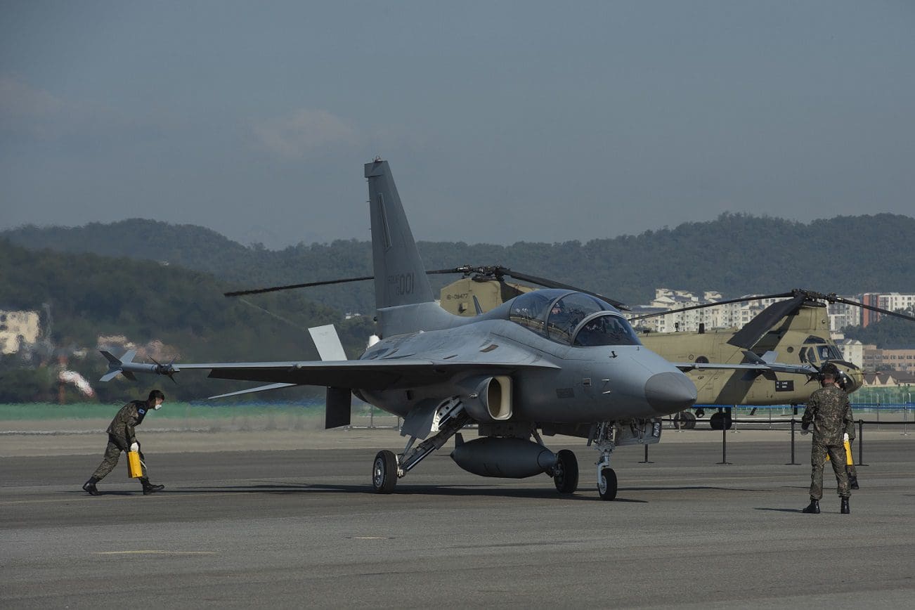 Polonia firma los acuerdos para la compra de 48 cazas KAI FA-50