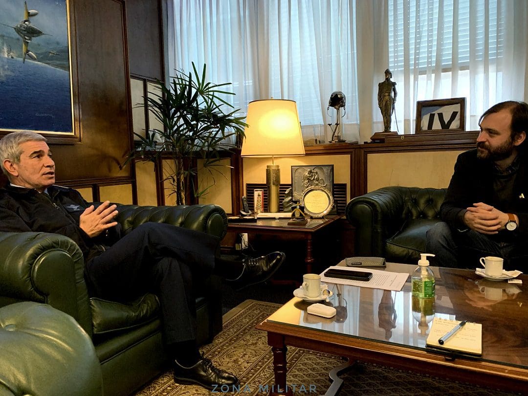 Presente y futuro de la Fuerza Aérea Argentina- Entrevista exclusiva al ...