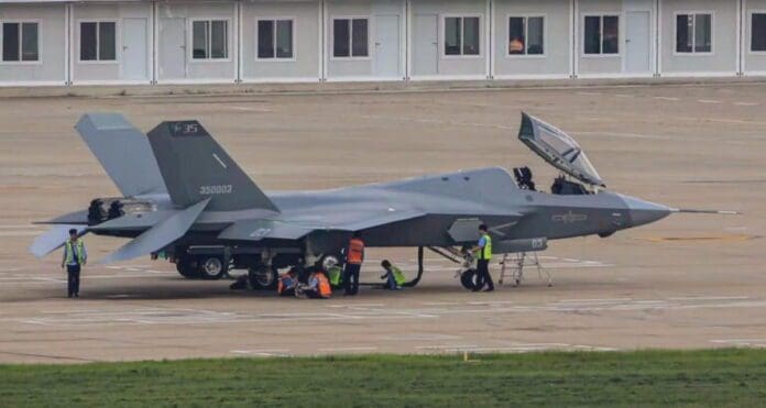 El nuevo caza furtivo J-35A de la Fuerza Aérea de China será presentado oficialmente en el ...
