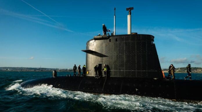 Es reportado un incendio abordo de un submarino nuclear francés