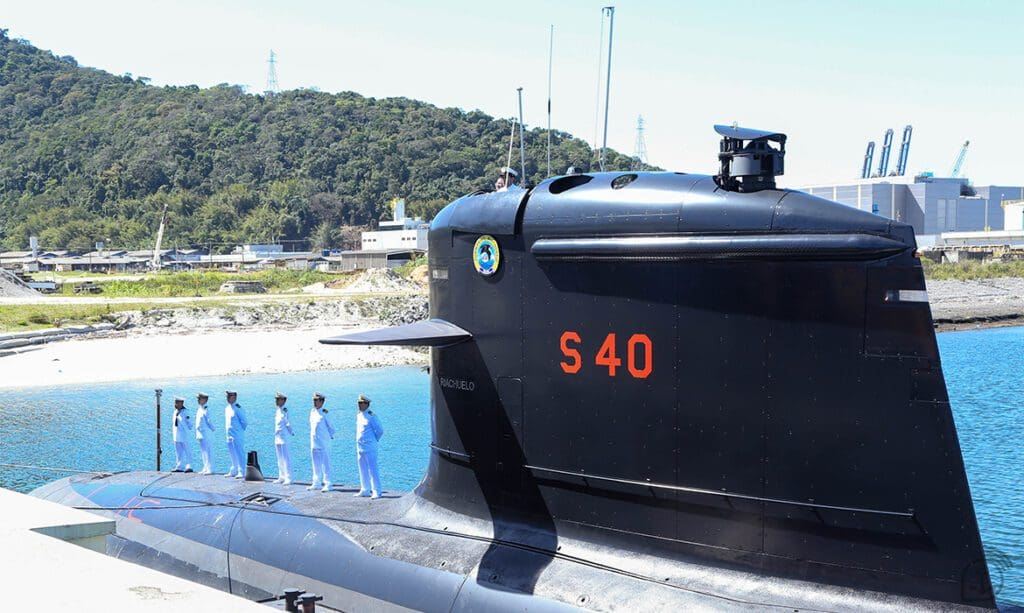 La Marina de Brasil incorpora al servicio activo su primer submarino ...