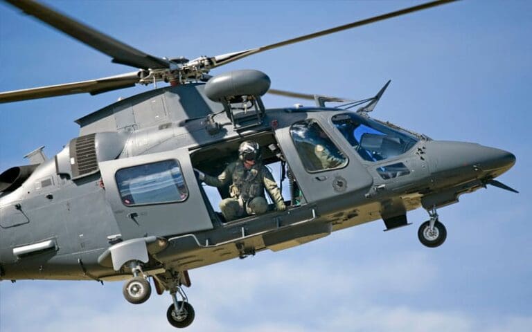 La Armada Argentina evaluaría el reemplazo de sus helicópteros Fennec