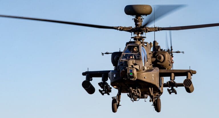 Boeing presenta el Modernized Apache: la nueva versión del helicóptero ...