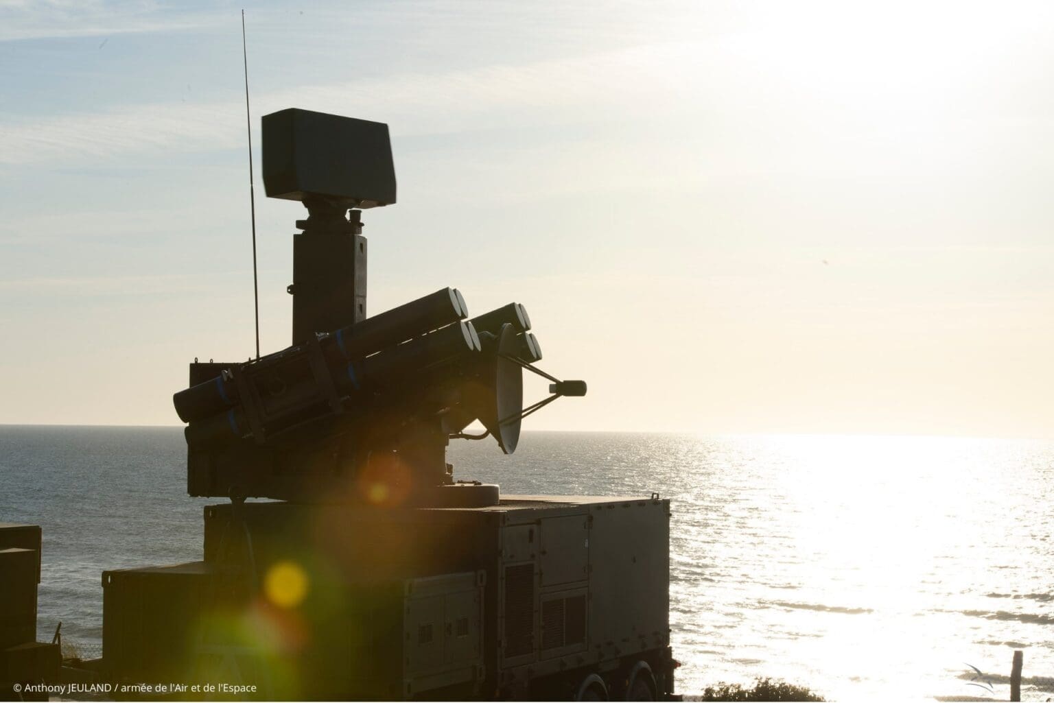 Francia proveerá sistemas de defensa antiaérea a Ucrania