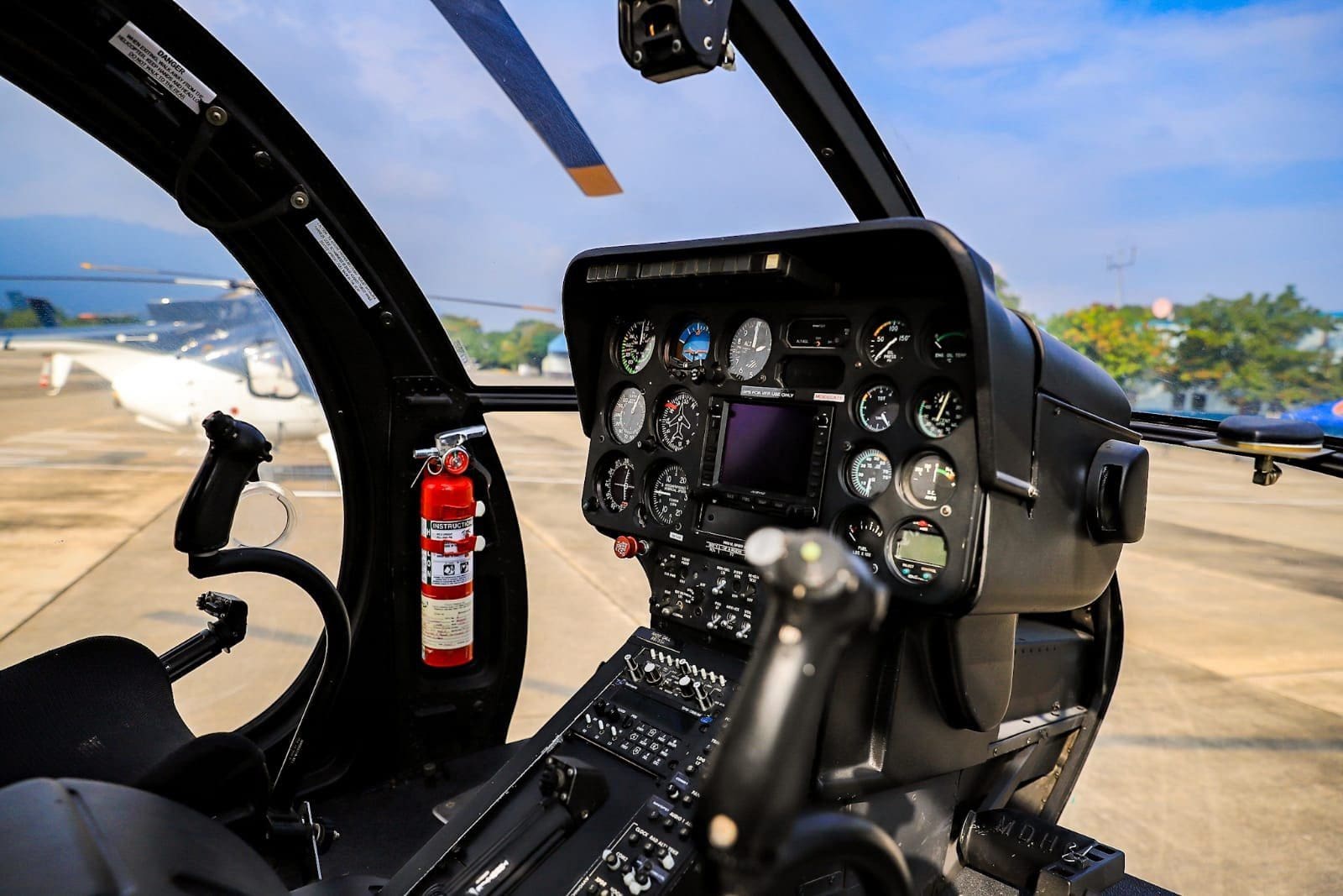 Estados Unidos donó cuatro helicópteros MD530F a El Salvador