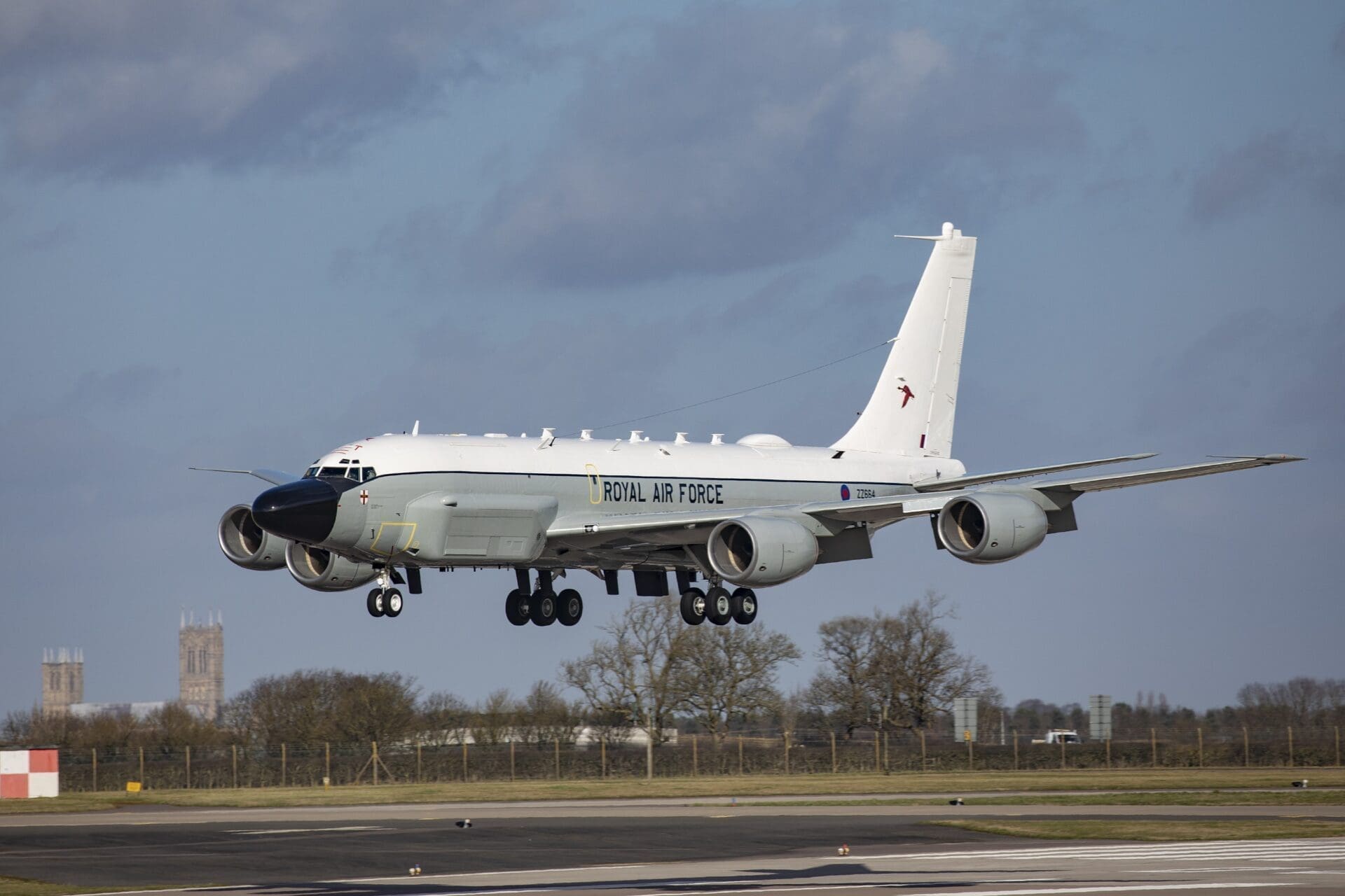 Por primera vez un RC-135 Rivet Joint británico participa en ejercicios ...