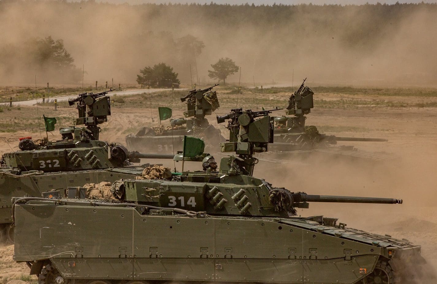 Suecia adquiere nuevas variantes del vehículo de combate CV90