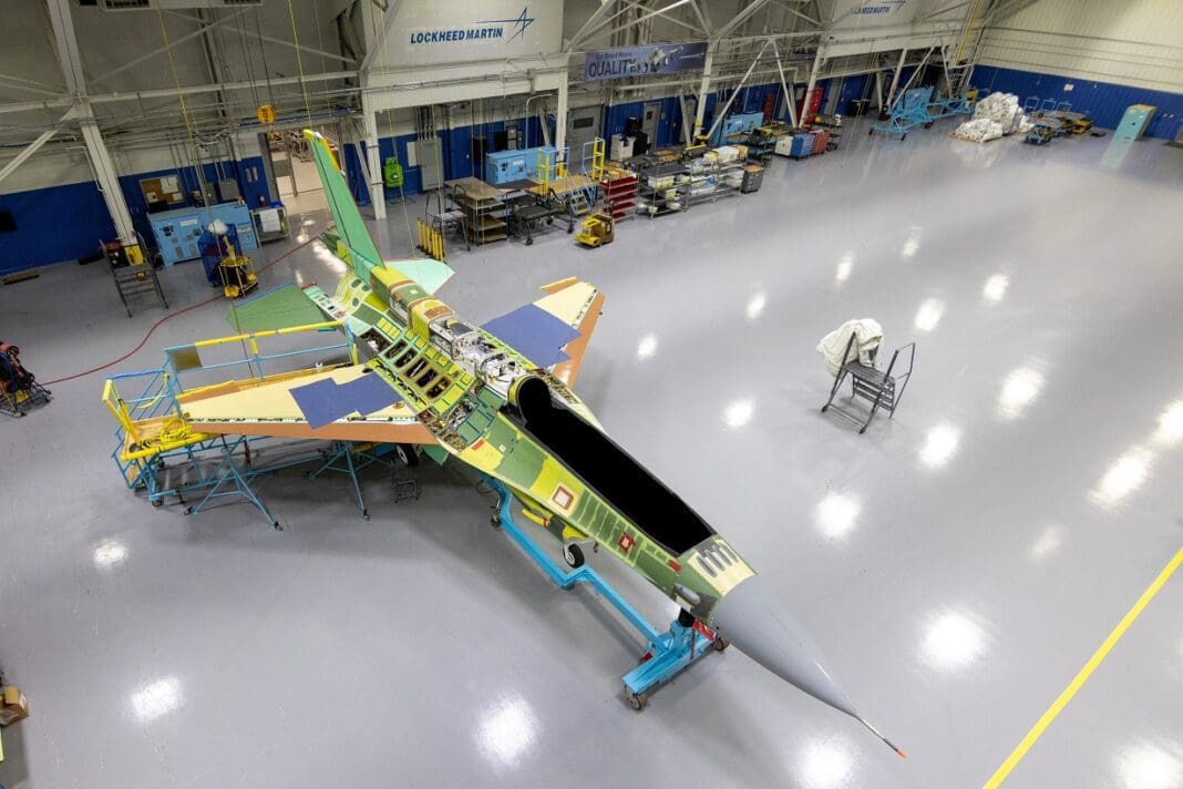 Concluyen con éxito las primeras pruebas de vuelo de un F-16 Block 70 de nueva producción