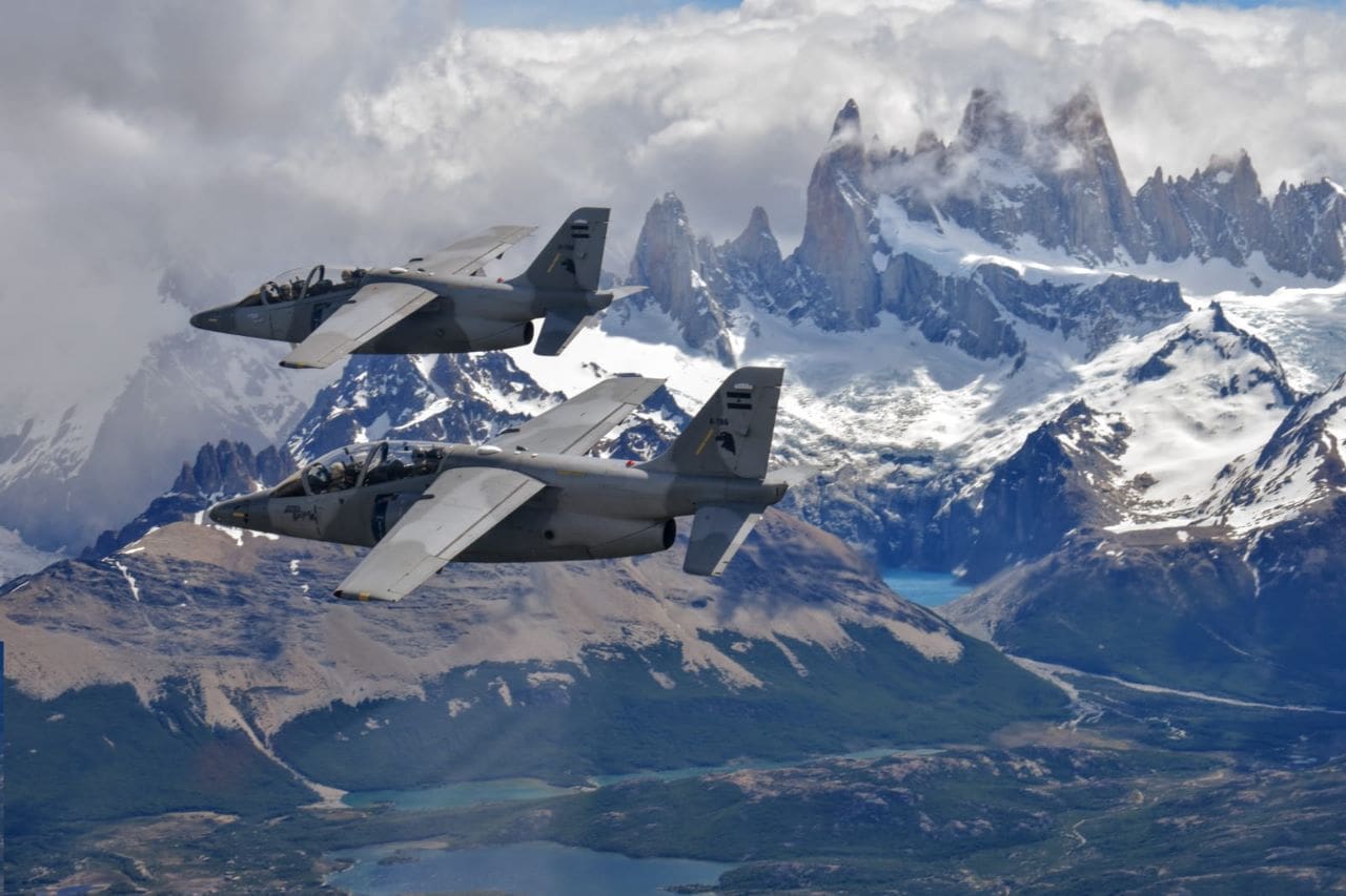 La Fuerza Aérea Argentina despliega sus IA-63 Pampa III en el sur