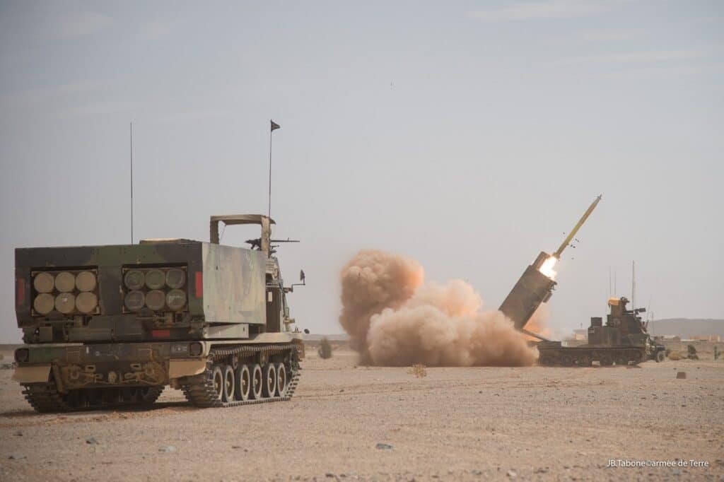 Lockheed Martin modernizará más sistemas de artillería de cohetes M270 ...