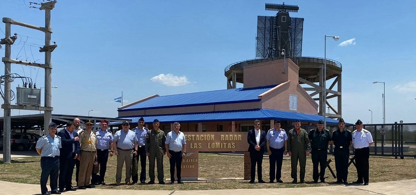 El Jefe de la Fuerza Aérea Paraguaya visitó la estación radar Las Lomitas