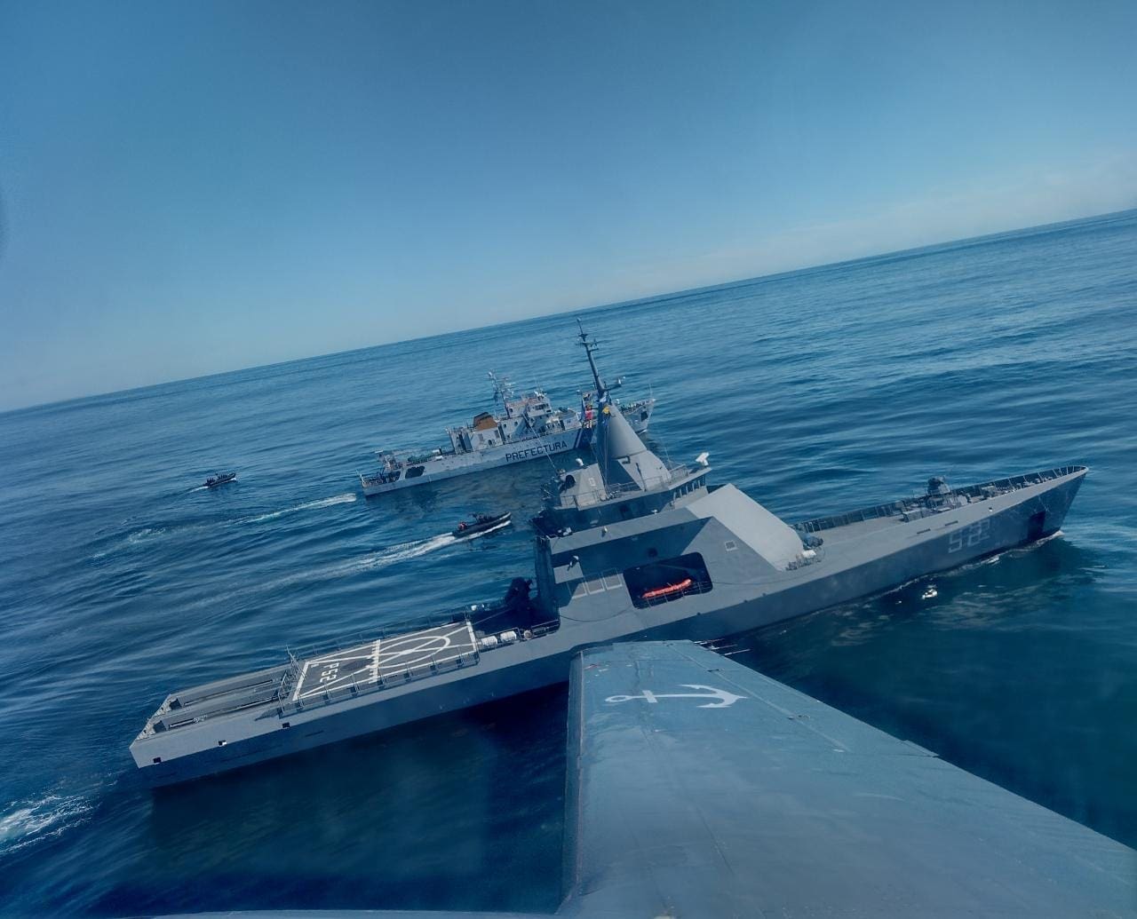 El Ministro de Defensa visitó el Comando Conjunto Marítimo para ...