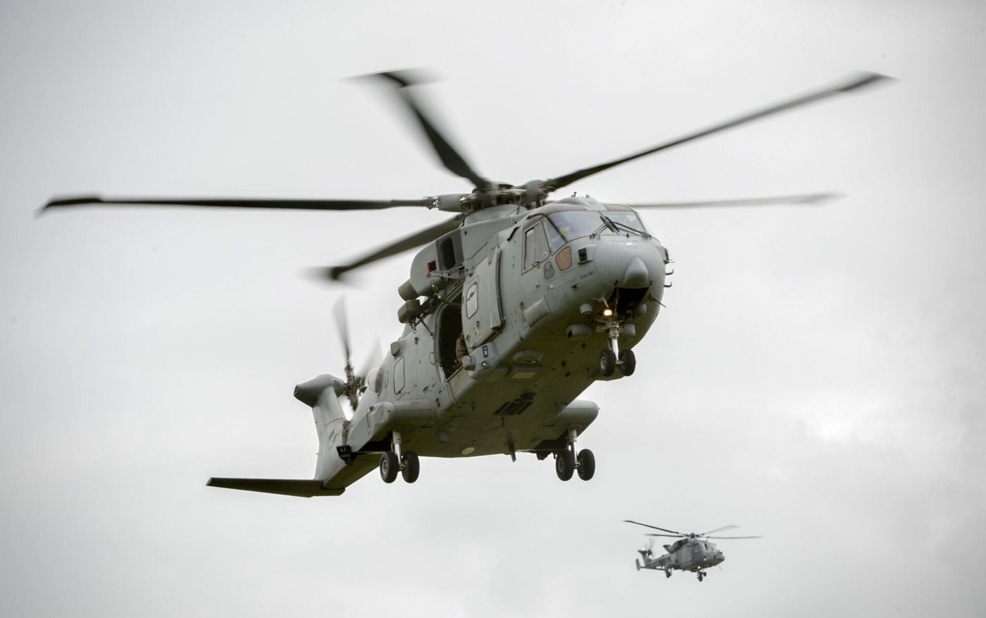 Reino Unido recibe el último helicóptero AW101 Mk4/4a Merlin ...