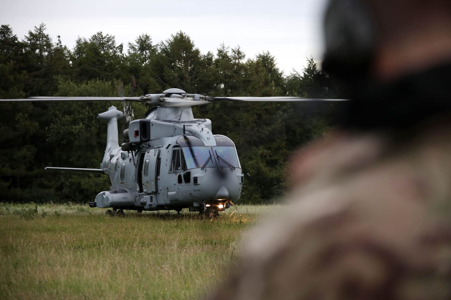 Reino Unido recibe el último helicóptero AW101 Mk4/4a Merlin ...
