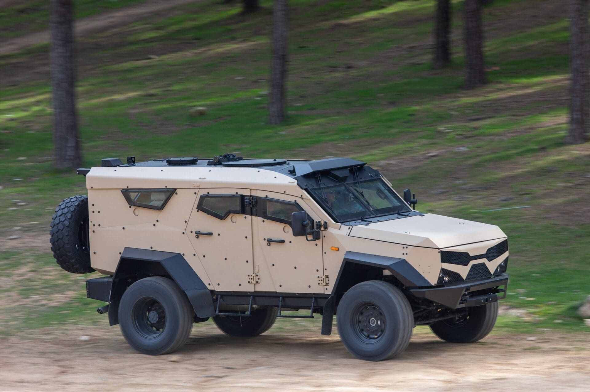 Nuevos vehículos blindados para el Ejército de Colombia: mitos y realidades