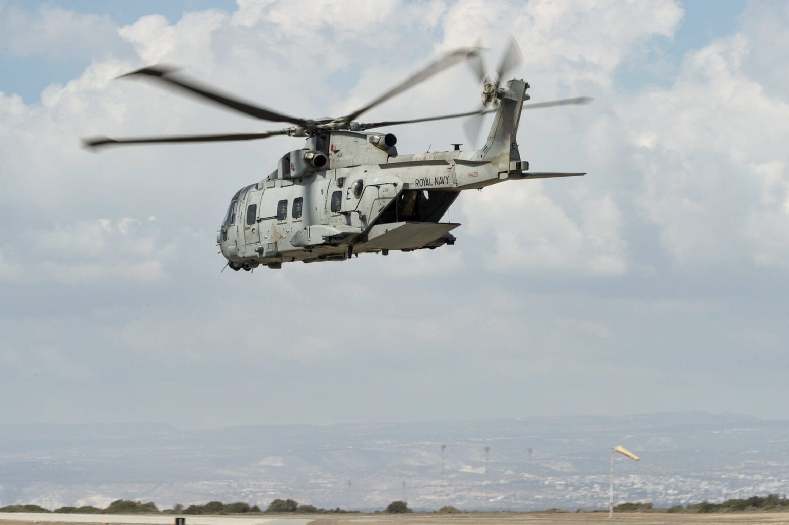 Reino Unido recibe el último helicóptero AW101 Mk4/4a Merlin ...