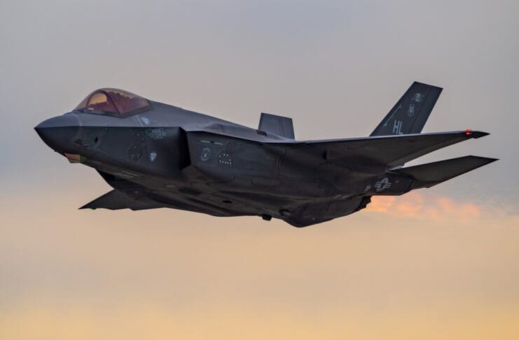 Cazas furtivos J-20 simularon ser F-35 en los últimos ejercicios de defensa aérea de China