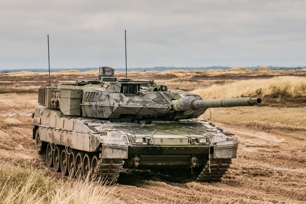 El Ejército de Dinamarca incorporó el último tanque Leopard 2A7 modernizado por Krauss-Maffei Wegman