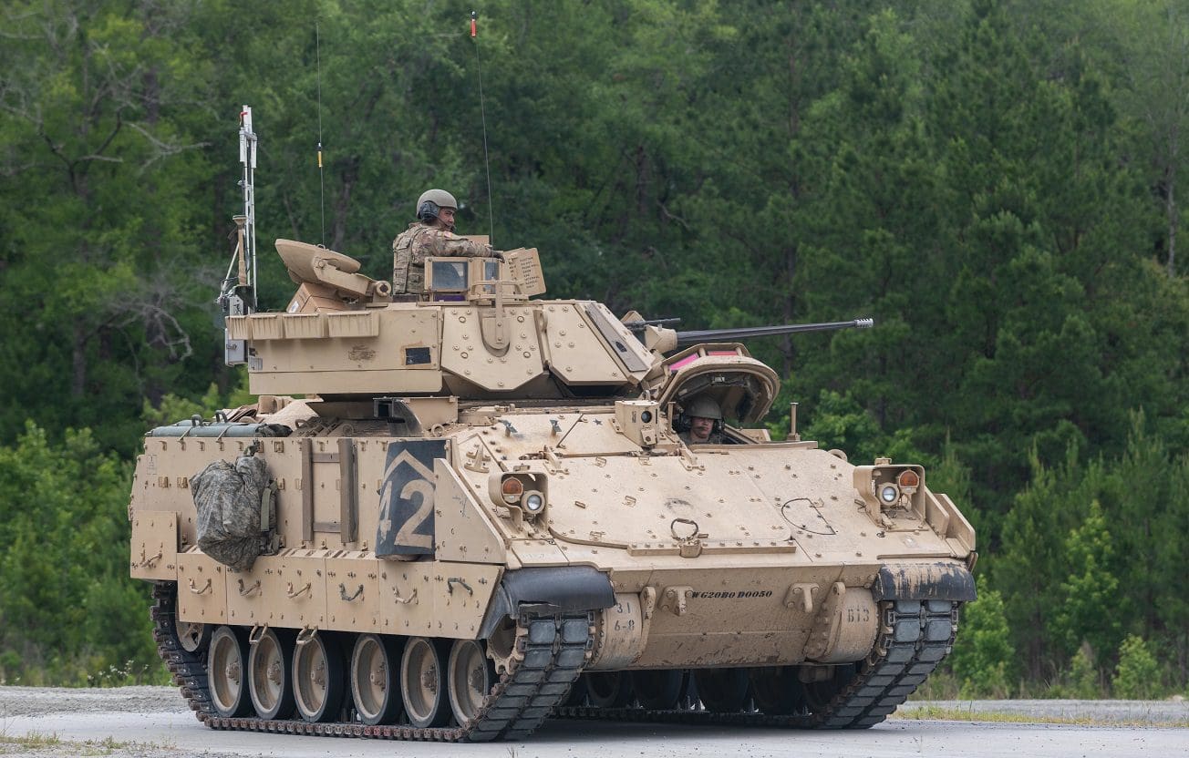 Ucrania completa el entrenamiento del primer batallón que será equipado con VCI M2A2 Bradley