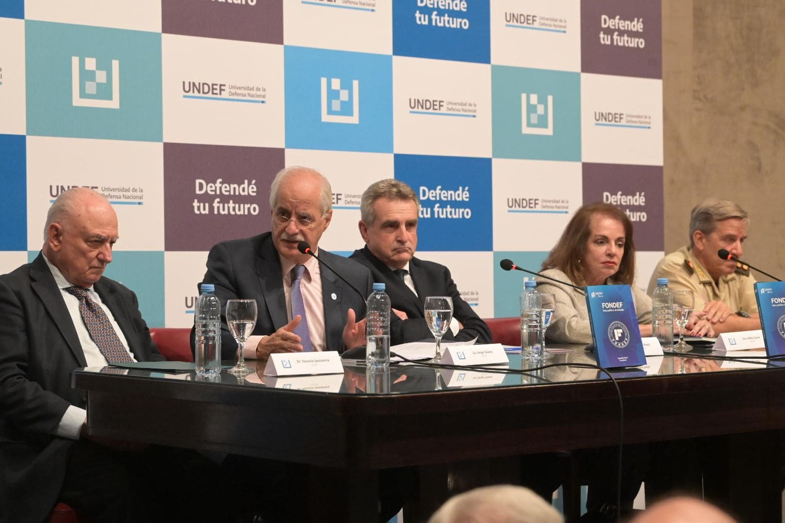 El Ministro de Defensa presentó el libro “FONDEF: Una Política de Estado”
