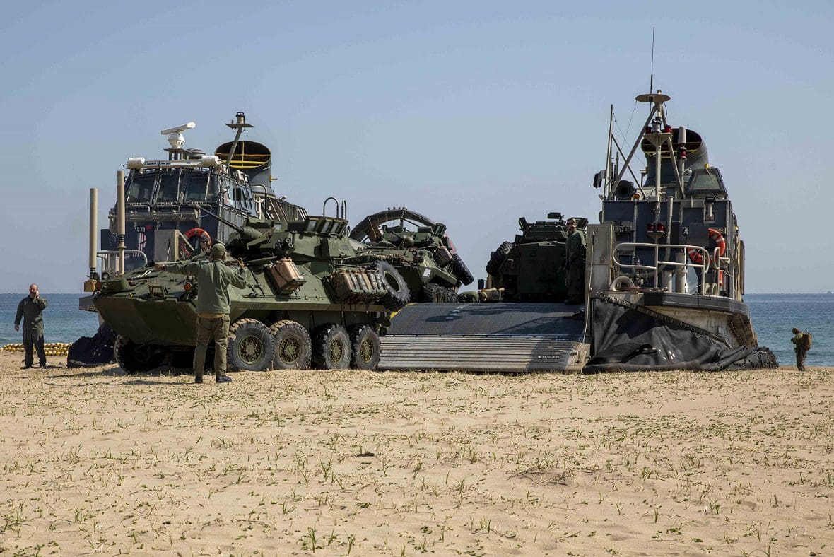 Marines británicos participan del ejercicio anfibio Ssangyongen en Corea del Sur
