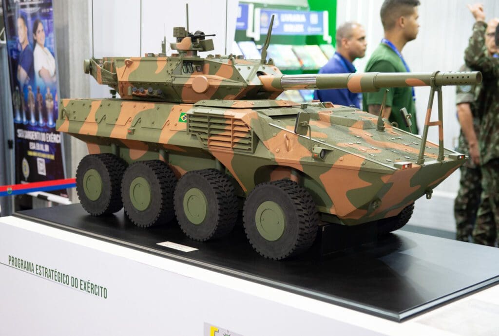 El Ejército Brasileño presenta en LAAD al Proyecto VBC 8x8 Centauro II