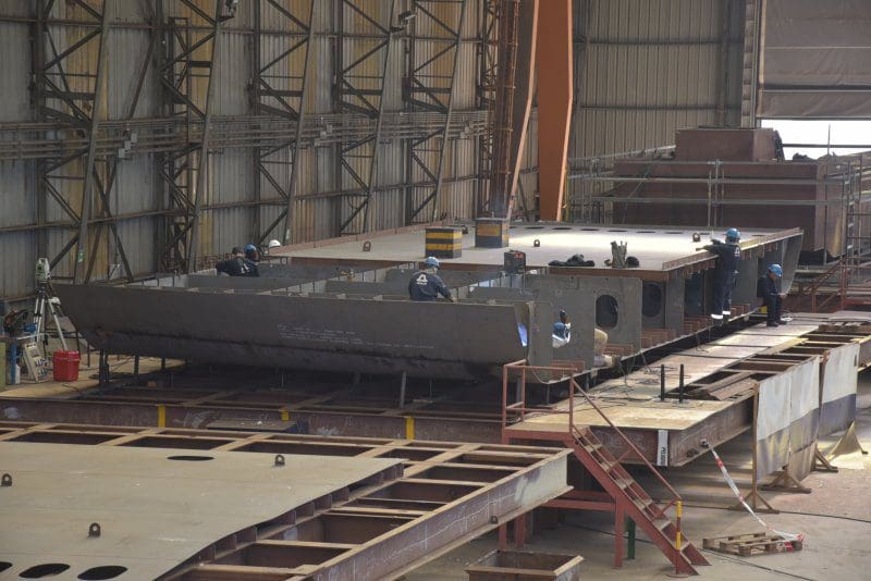 ASMAR pone en grada el bloque inicial del primer buque multipropósito ...